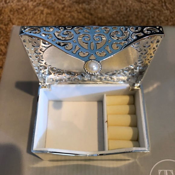 Things Remembered | Storage & Organization | New Things Remembered ...